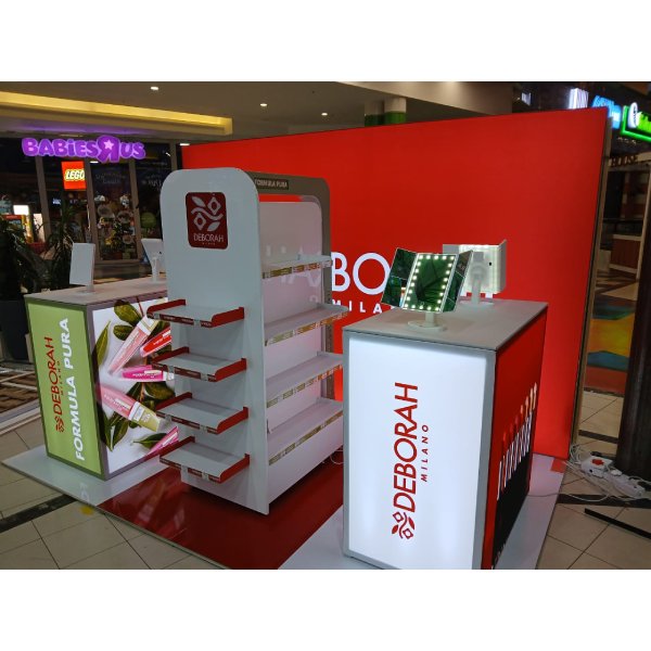 Lightbox Banner Wall - Standing – FAB Displays